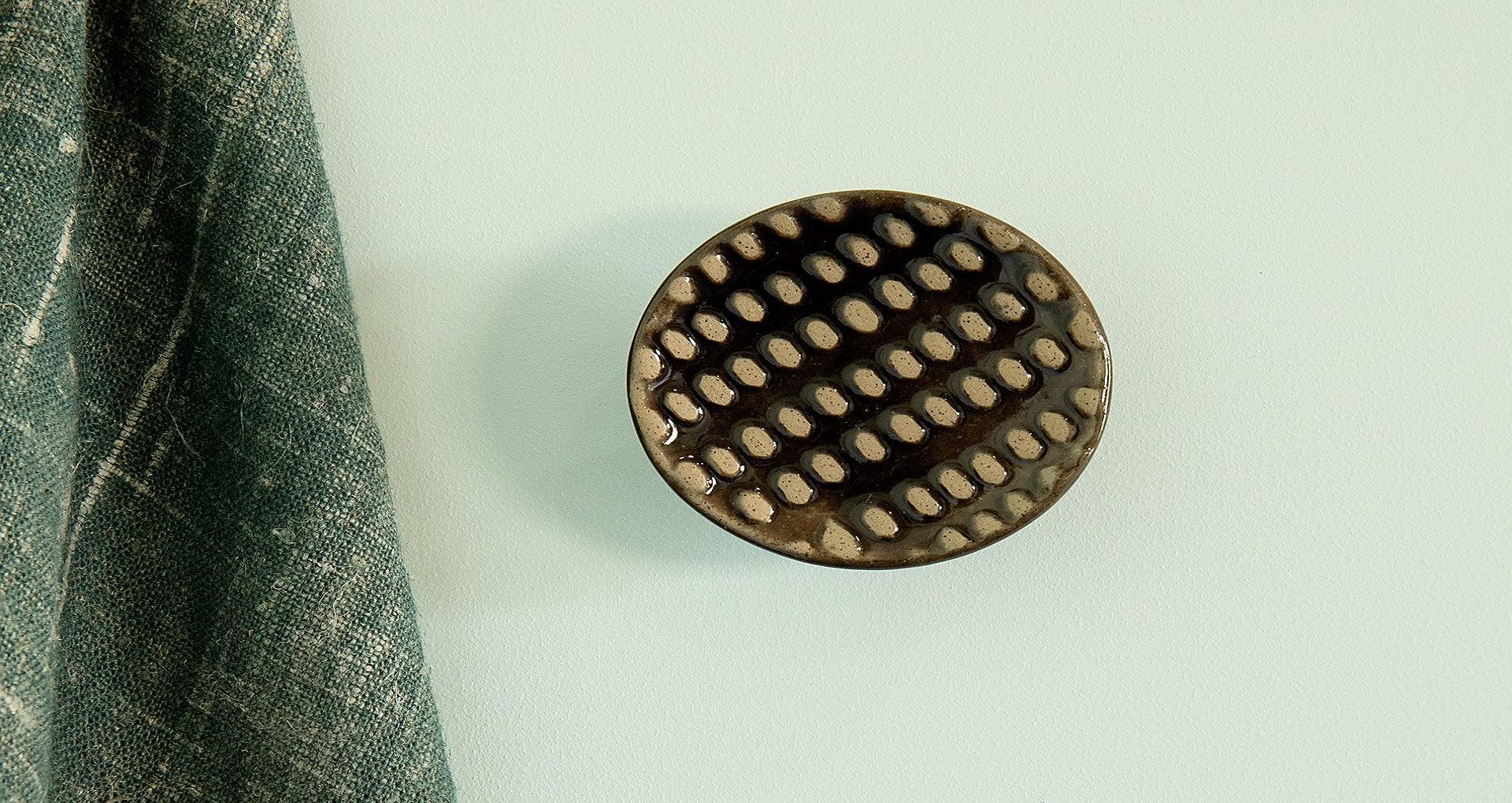 How Wall Hooks in the Kitchen Make Your Life Easy – ellementry